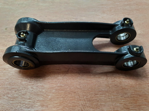 BOBCAT BUCKET LINK c/w BUSHES | bobcattradeparts