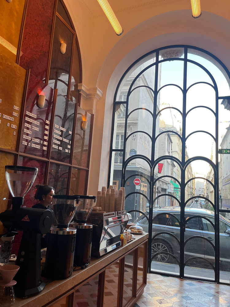 パリのおすすめカフェ「Noir Coffee Shop」