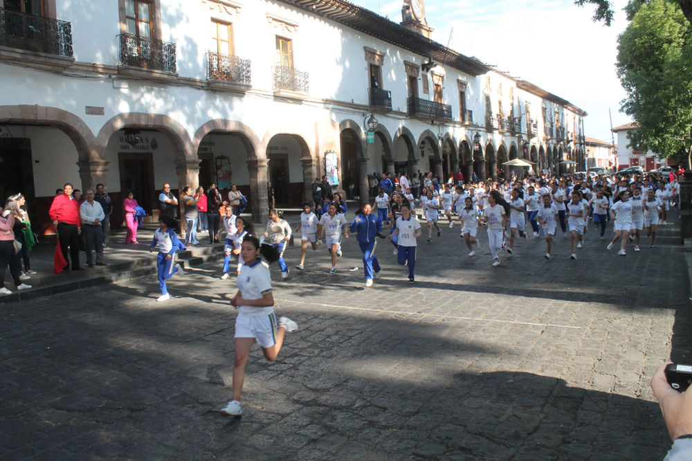 SECUNDARIA FEDERAL LÁZARO CÁRDENAS CELEBRA 72 ANIVERSARIO