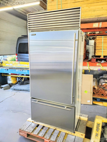 SUB-ZERO 650/S 36" STAINLESS BOTTOM FREEZER TUBULAR HANDLES RIGHT ...