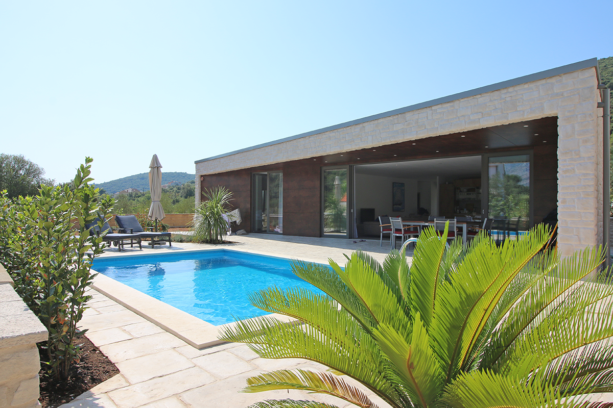 Villa ViNi | Korčula | Rent a holiday house with pool and near beach