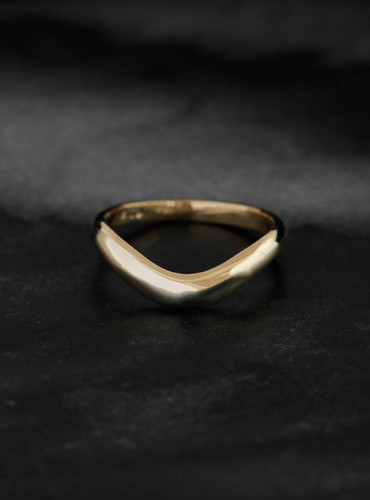 Dune Ring | Curved Band | Maiden Stone