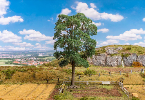 200mm Chestnut Tree - FALLER | Detailed Modelling