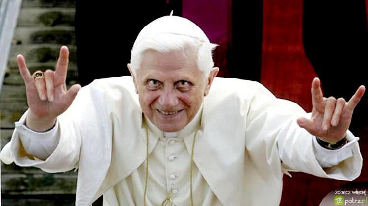 Penultimate Pope Dies!