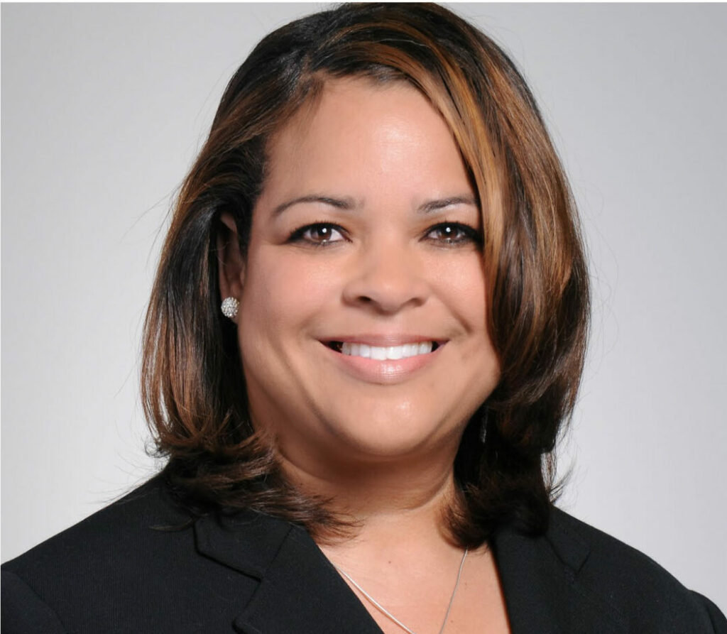 Shalonn “Kiki” Curls