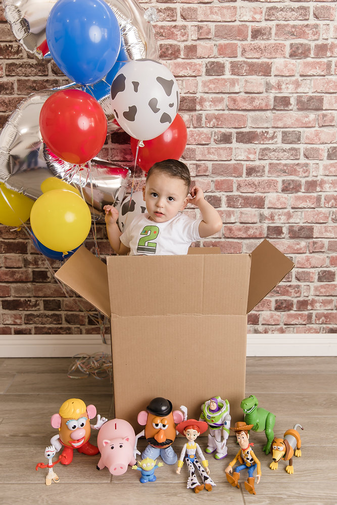 Perfect Props for a Birthday Photoshoot