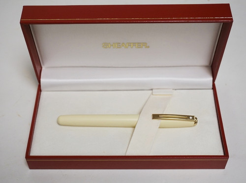 SHEAFFER WHITE DOT FOUNTAIN PEN. IVORY COLOR. COMES IN THE ORIGINAL BOX ...