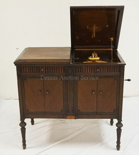 FLOOR MODEL VICTOR VICTROLA. MODEL VV-400, 1932. | dennisauction