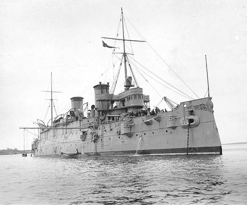 Protected cruiser USS Minneapolis C-13 / CA-17, main deck and bridges ...
