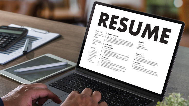 How to Screen Resumes to Find the Right Candidate