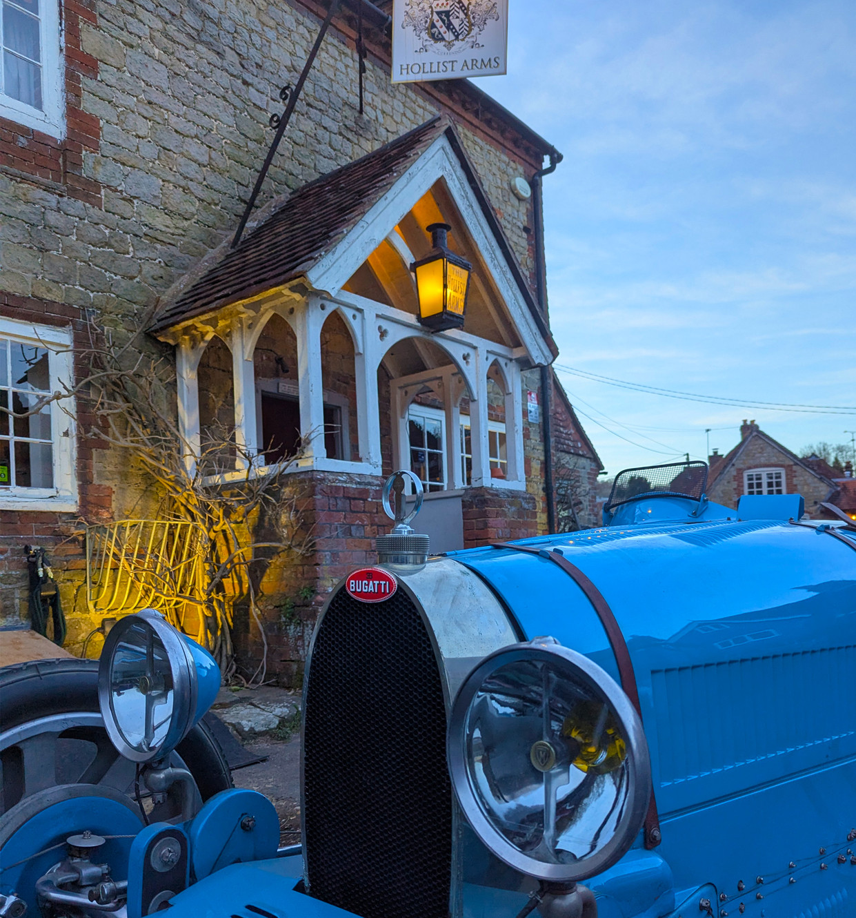 Mainlist | The Hollist Arms