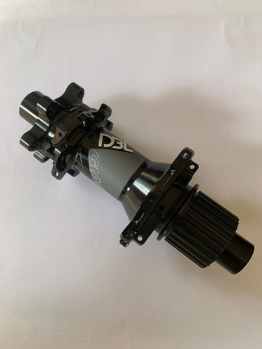 DT SWISS 360S REAR HUB - STRAIGHT PULL 28H X148 12MM Thru Axle | Giant