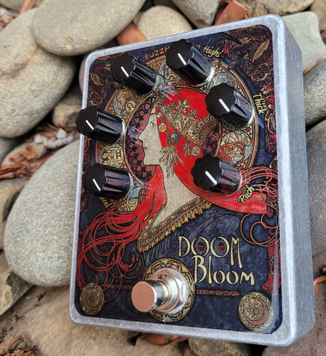 FuzzHugger Doom Bloom fuzz (Graphic, Deluxe finish) | FuzzHugger Effects