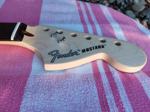 Fender American Performer Mustang neck | FuzzHugger Effects
