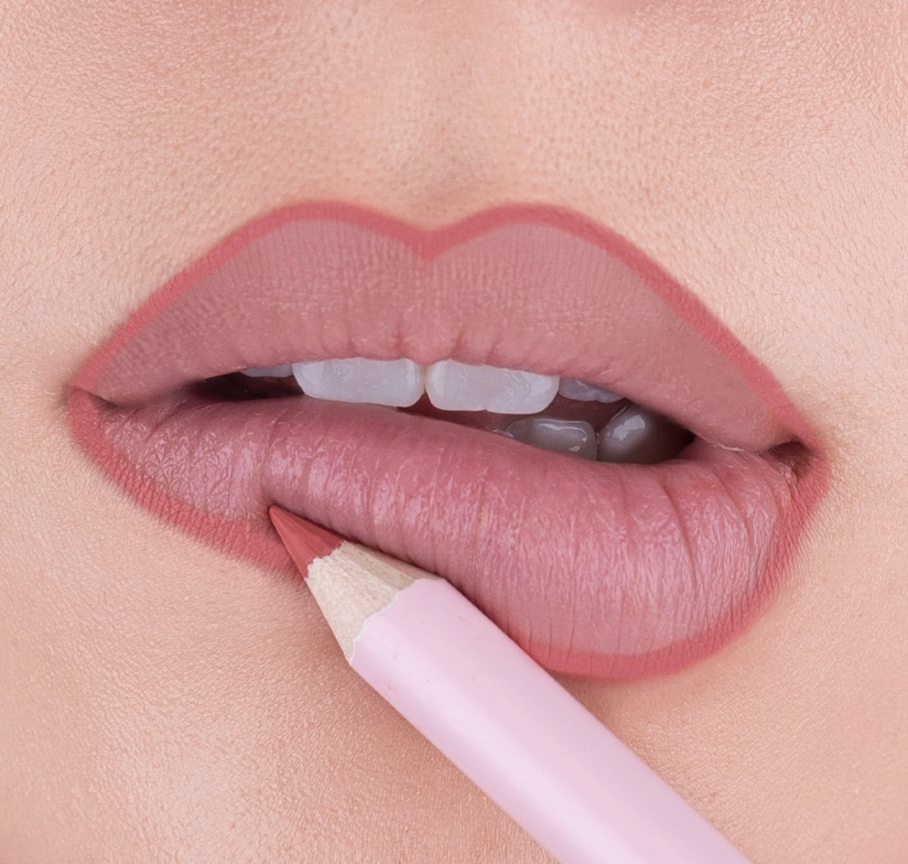 lapiz-para-labios-pink-up-pkll21