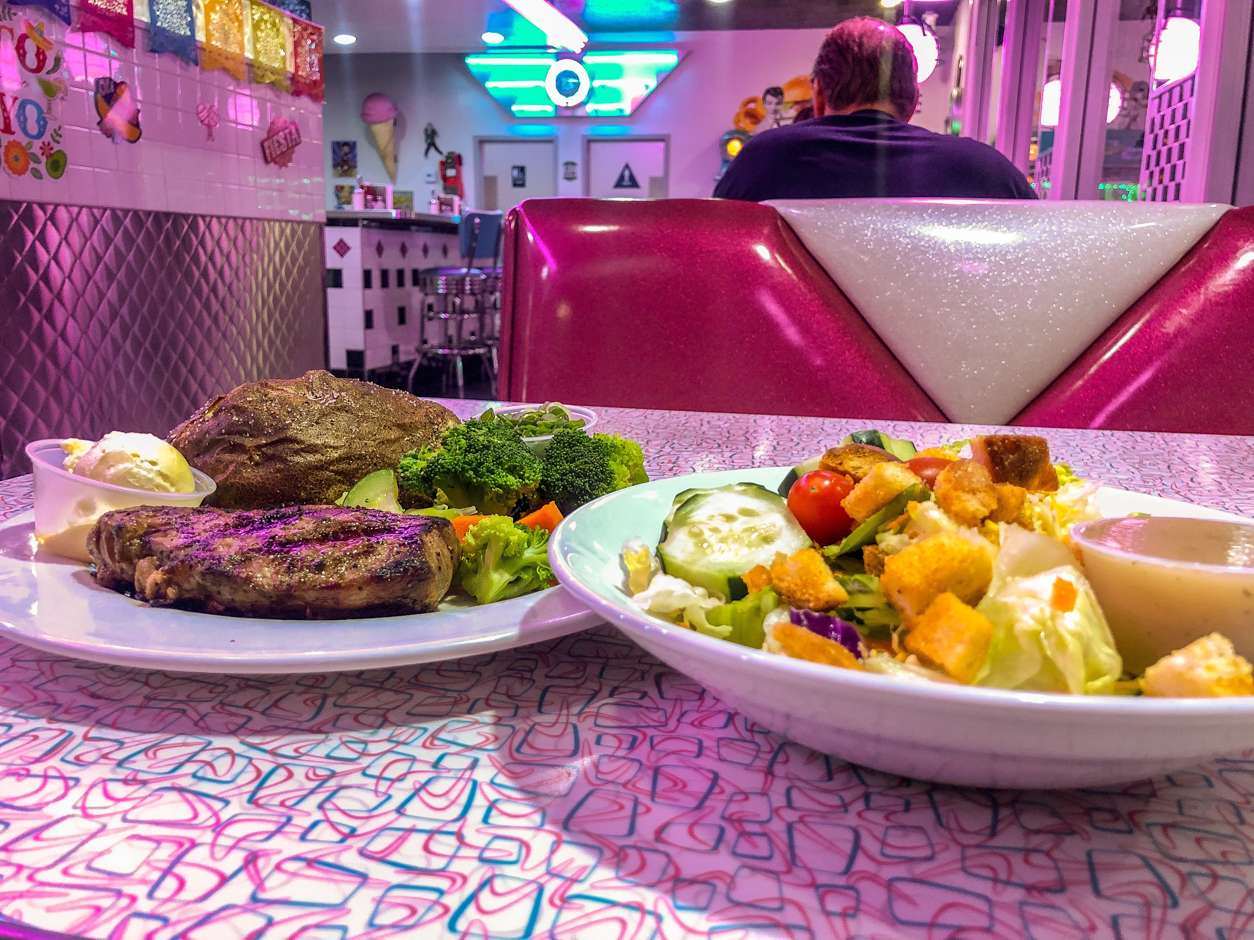 Beeps Breakfast, Lunch, & Dinner Simi Valley