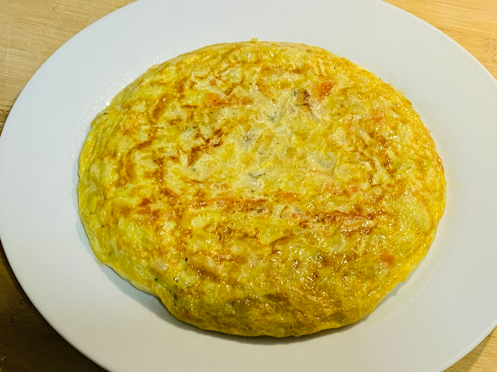 TORTILLA DE REPOLLO, ZANAHORIA Y CEBOLLA