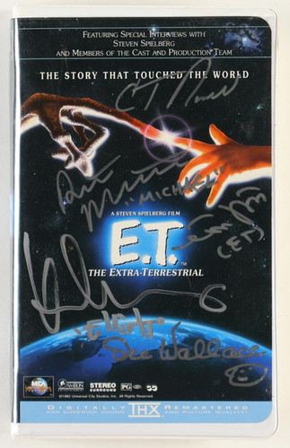 "E.T. The Extra-Terrestrial" VHS Cover Insert Signed by 5 Cast Members ...