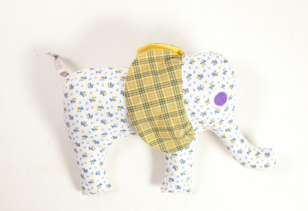 A Little White Elephant ・小さな白い象・小小的白象