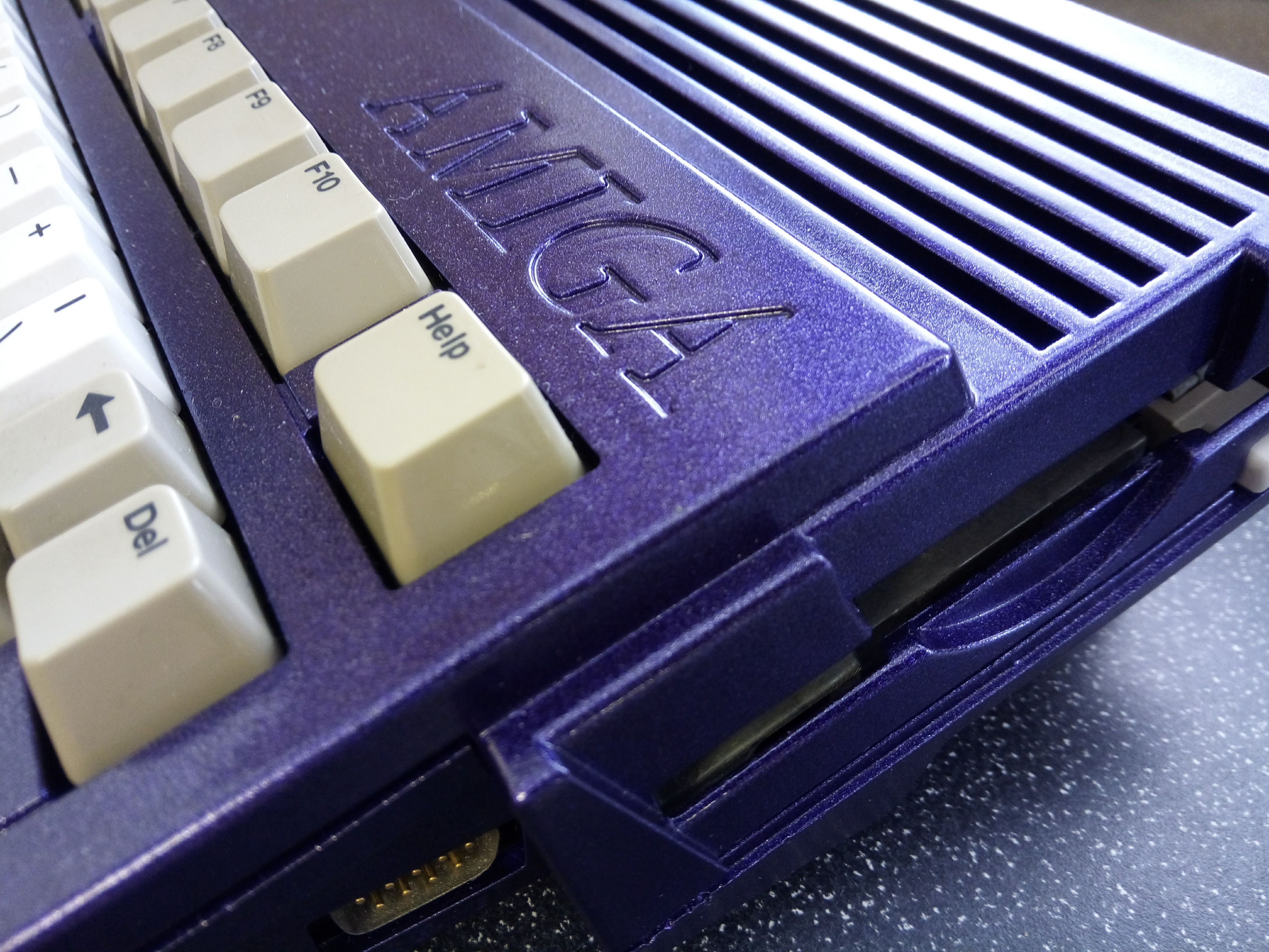 GALLERY | AMI64.com - Unique Amiga & C64 Machines