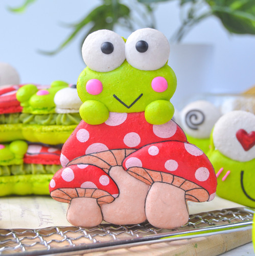 Keroppi box | MacaNomNom