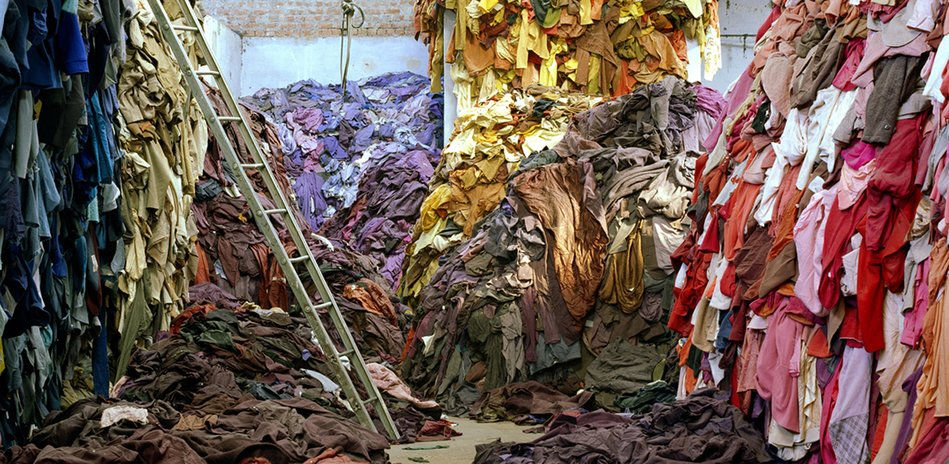 Fast Fashion: Why and How You Should Minimise Your Consumption.