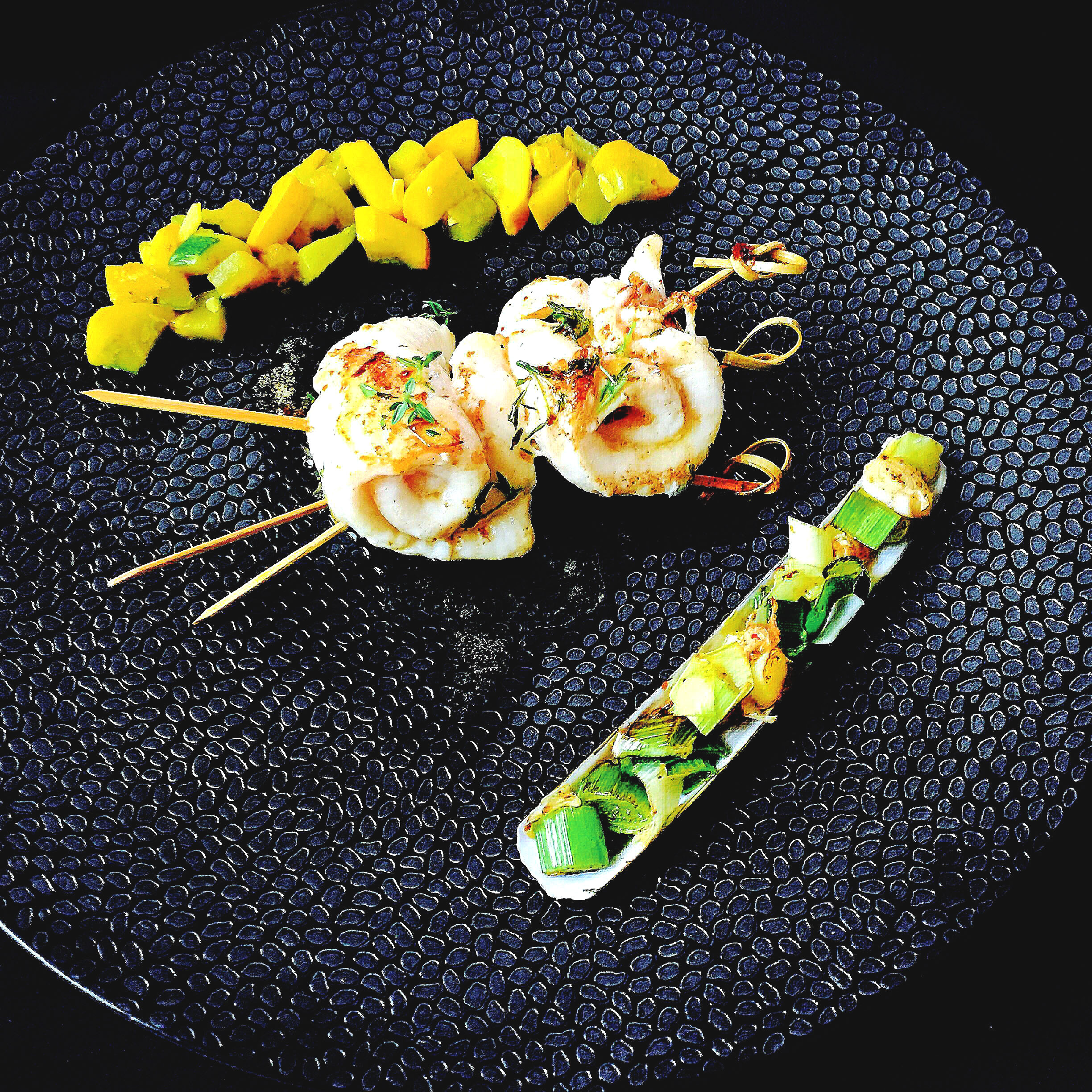 Filets de carrelet, fondue de courgette poireaux croquants | Recettes ...