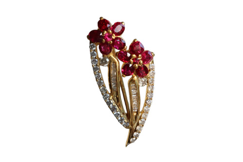 Burma Pigeon Blood Ruby Brooch with Natural Diamonds in 18k solid gold ...