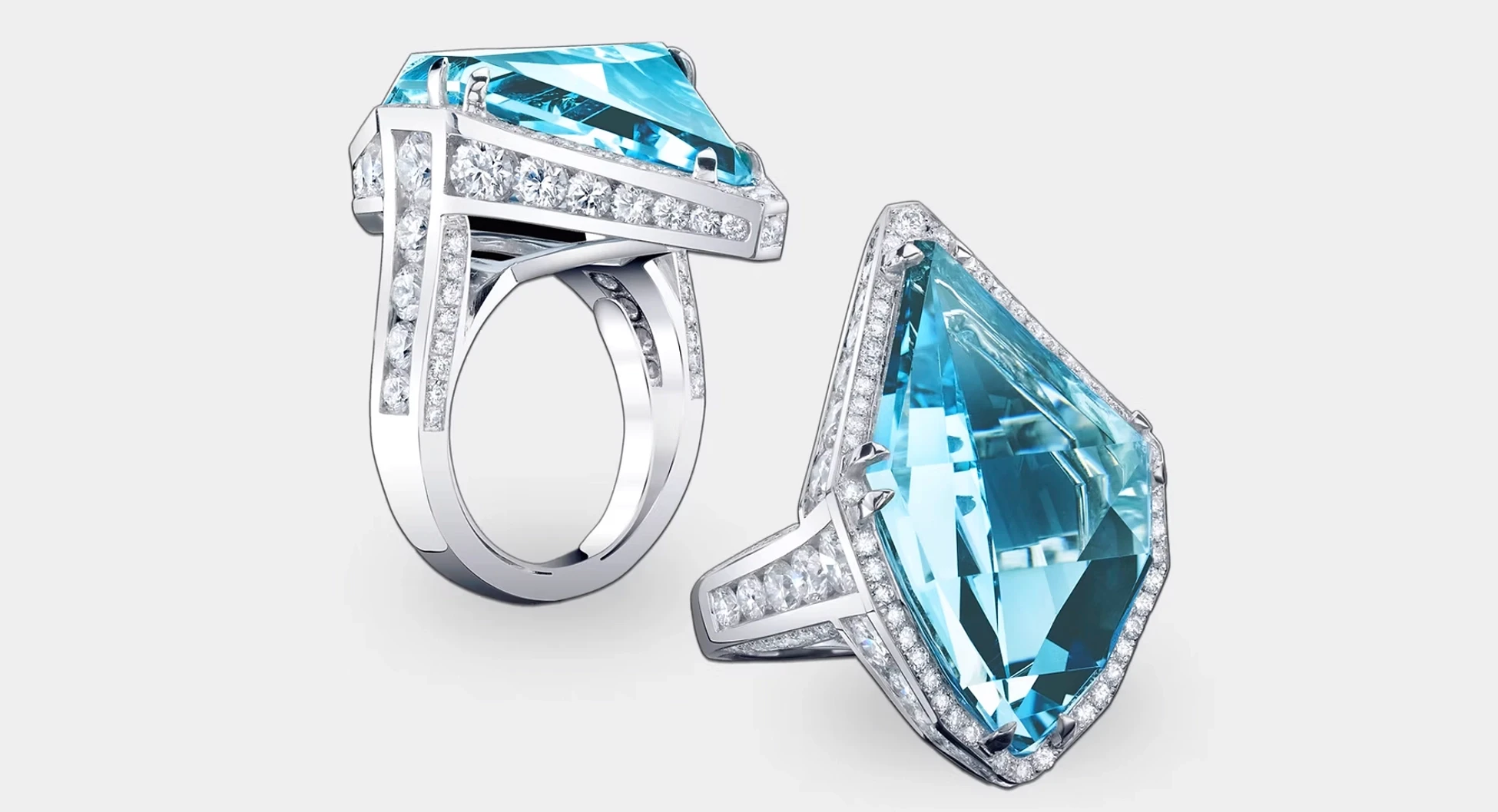 Modified Kite Step Cut Aquamarine Ring | Exceptional Jewels