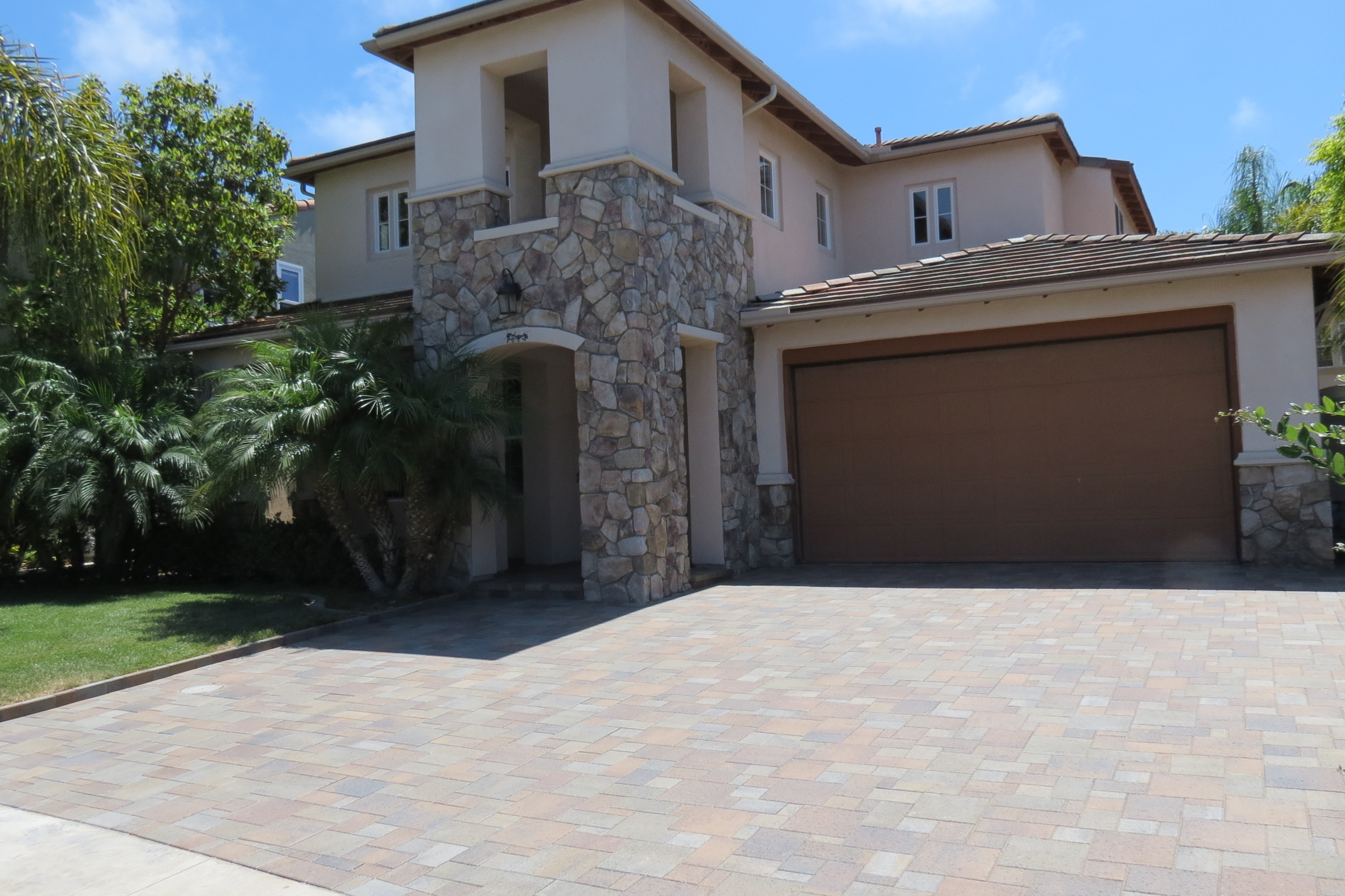 River Rock Outscape | Gallery