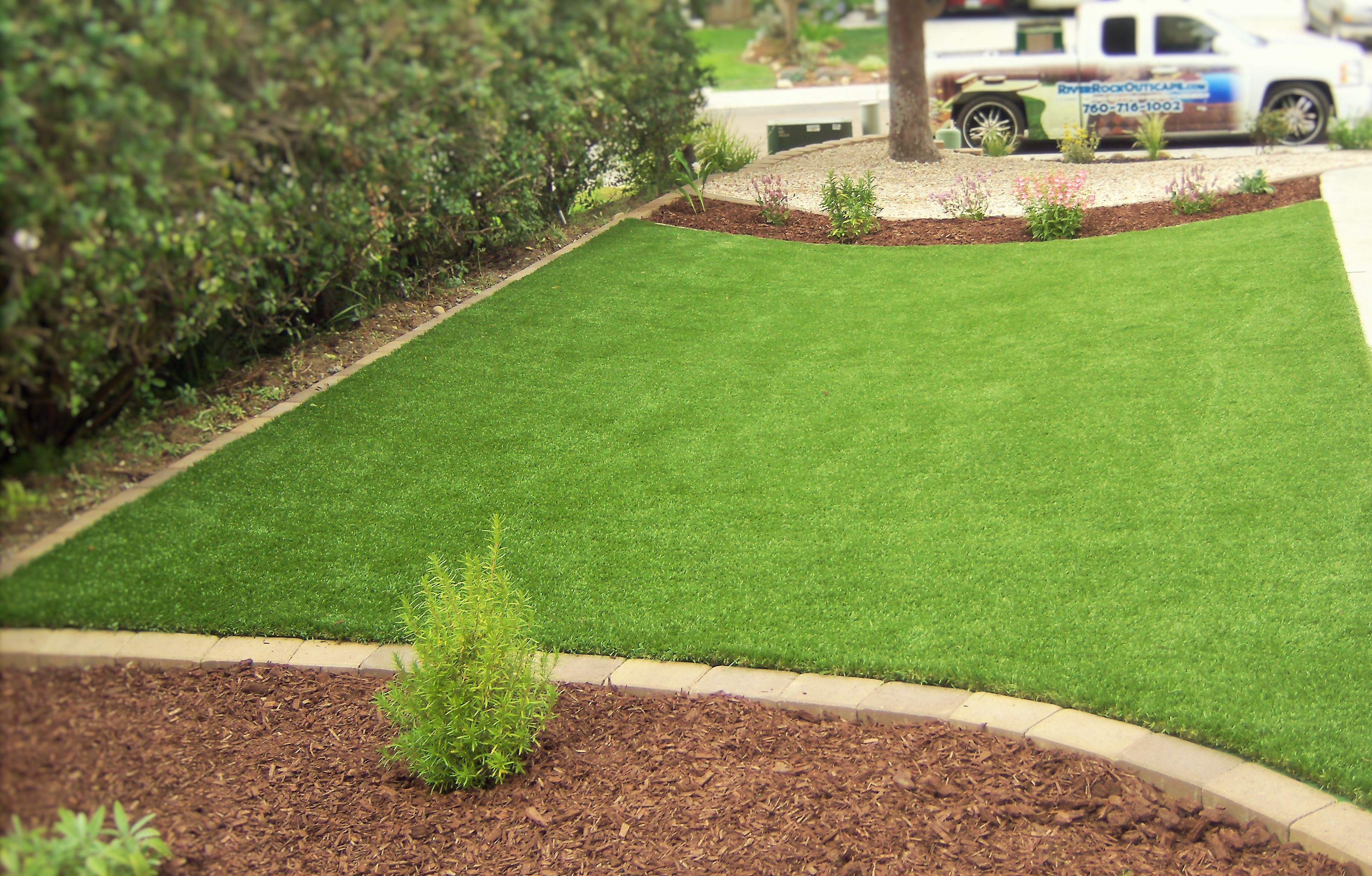 River Rock Outscape | Gallery