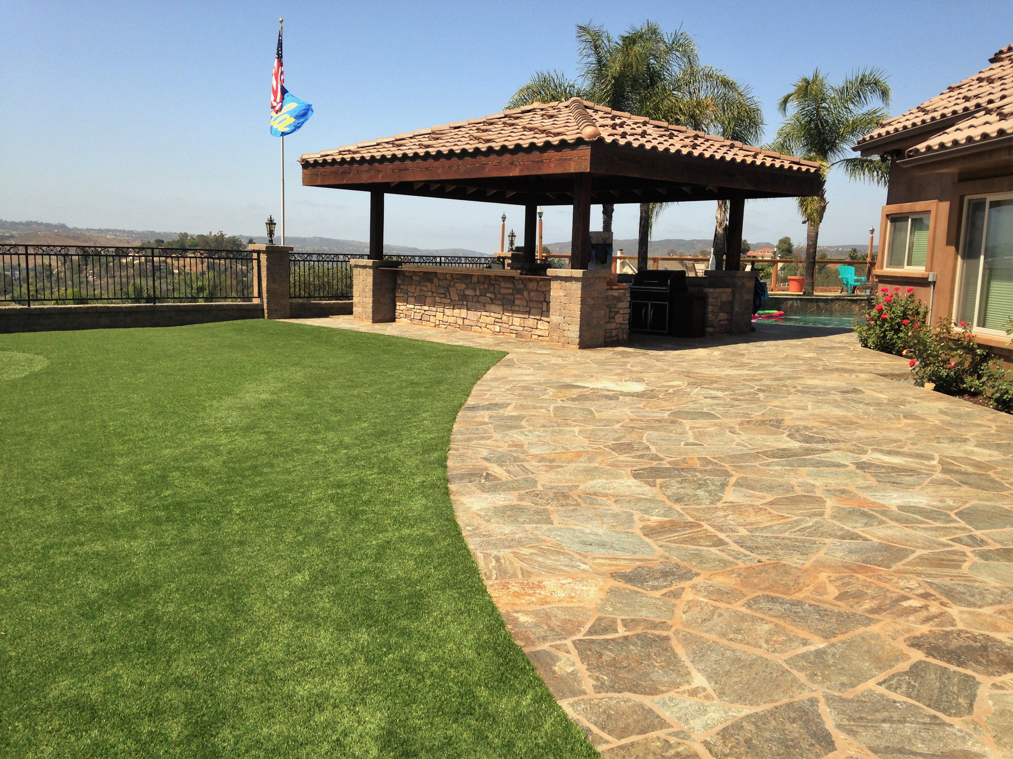 River Rock Outscape | Gallery