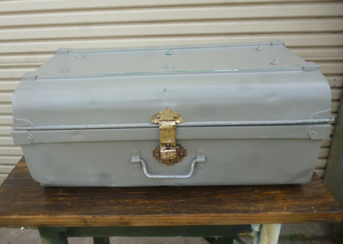 Restored old cabin trunk | Antique Effects