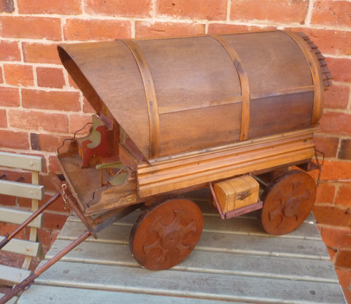 Vintage handcrafted Gypsy caravan | Antique Effects