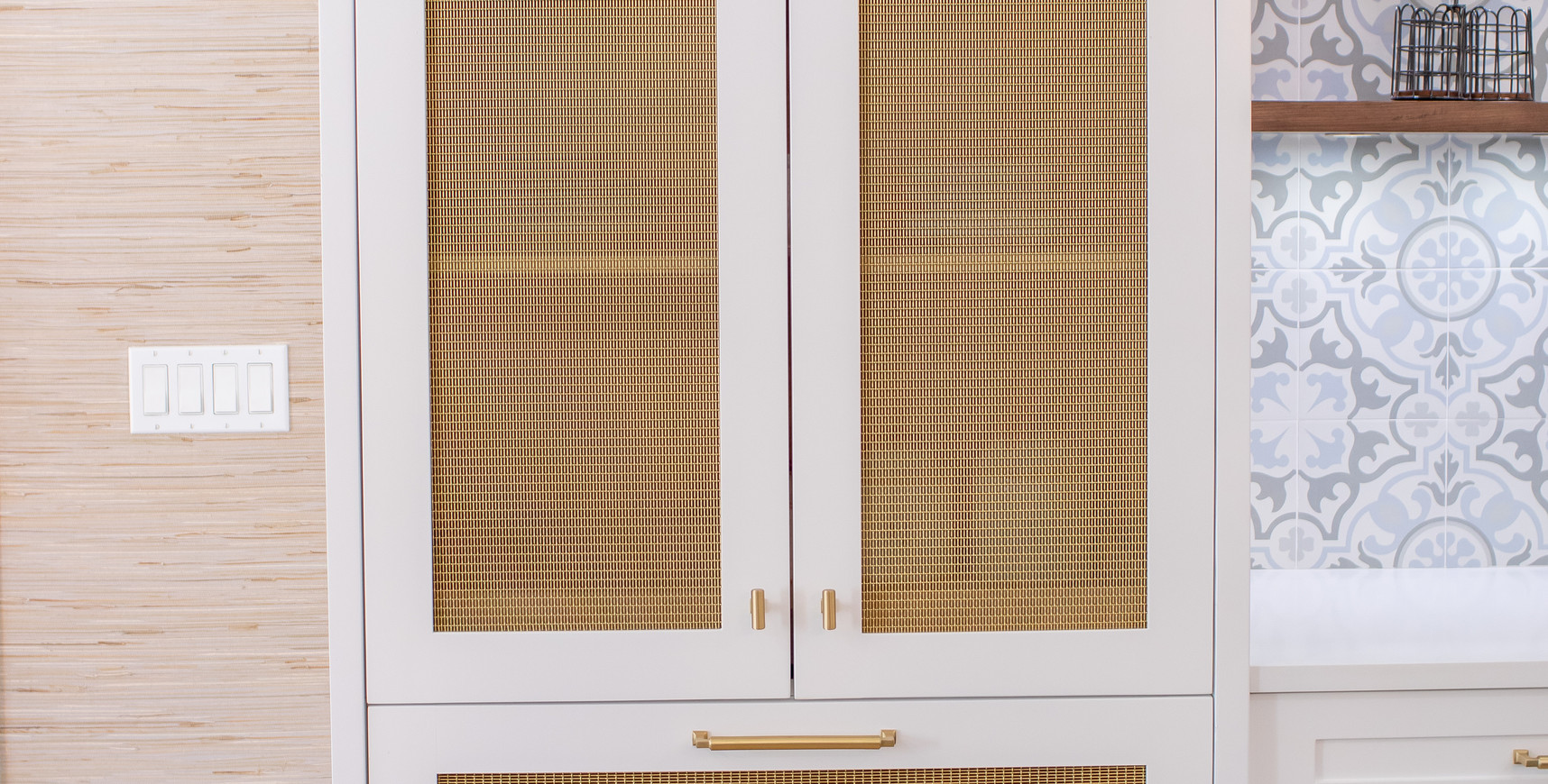 Lunas Fine Cabinetry Kitchen Luxury Appliances | Nassau Decor Viking ...