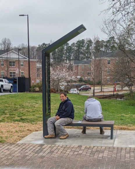 5 cool features of Smart Solar powered Bench