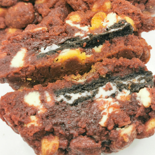 NYC Style Oreo Stuffed Red Velvet Cookies | Hello Delicious