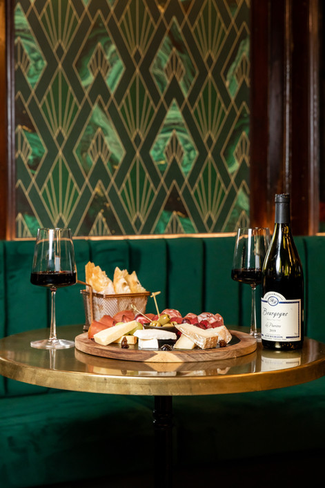 The Cobbles, Windsor | England | Local Food & Travelled Wine