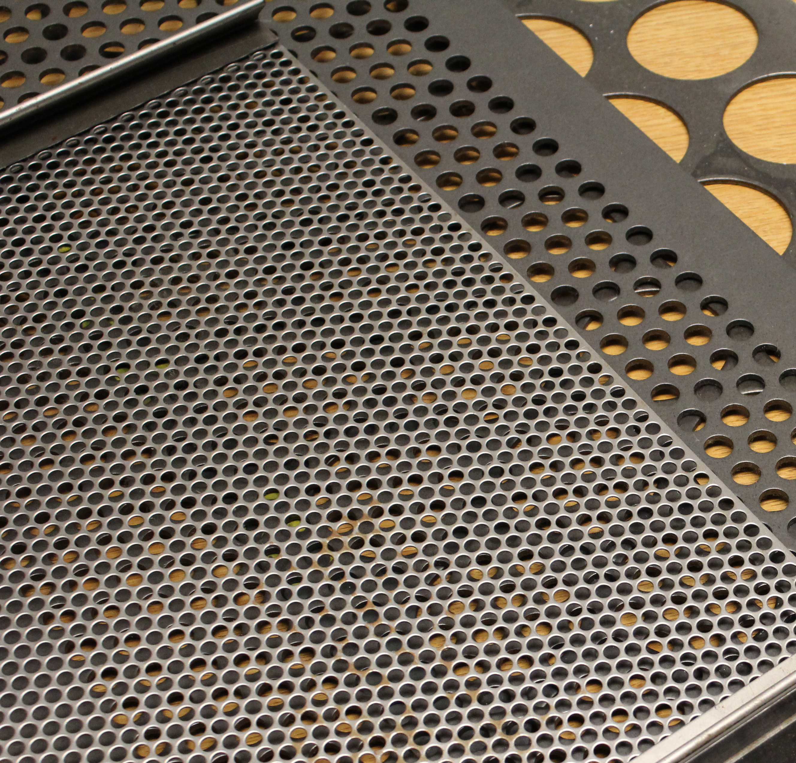 Roy Manufacturing | Perforated Screens | Metal, Steel, Aluminum