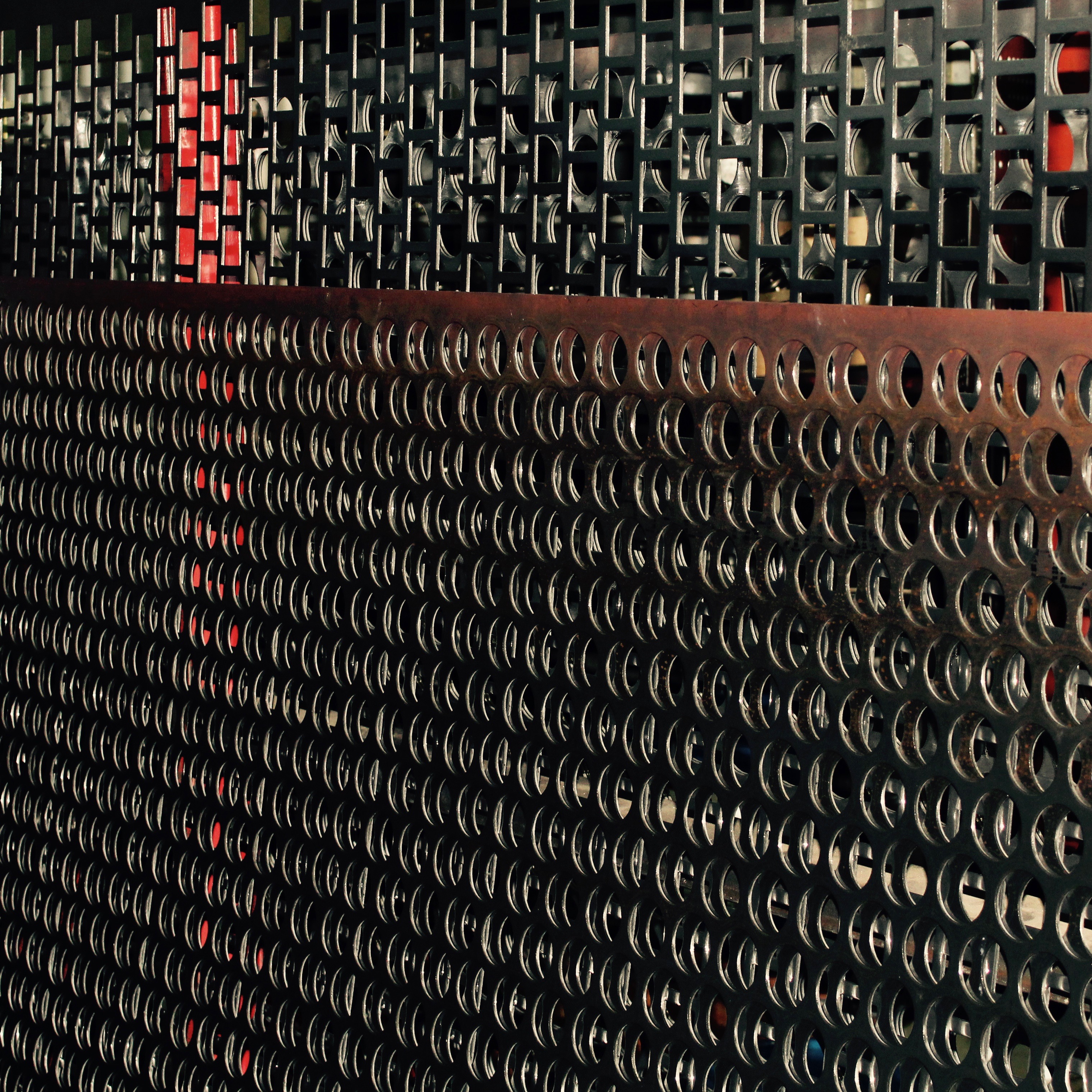 Roy Manufacturing | Perforated Screens | Metal, Steel, Aluminum