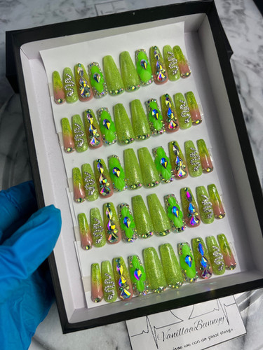 5 pack of nails with box | Vanillaabunnyy