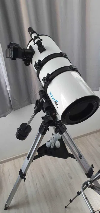 Zoomion Genesis 200 EQ | telescop.md