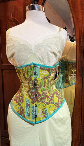 Audrey Underbust 24" green tiki | Isabella Corsetry