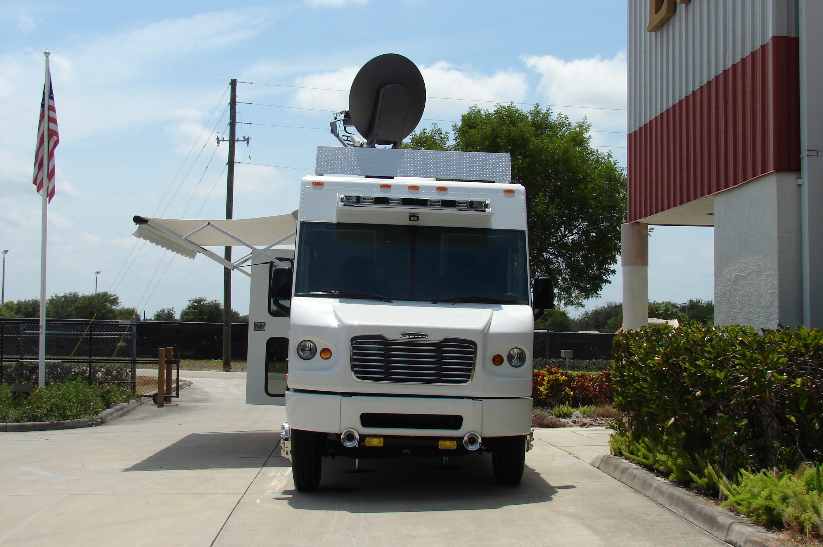 Mobile Command Step Van Unit - Interamerican University of PR | EVI