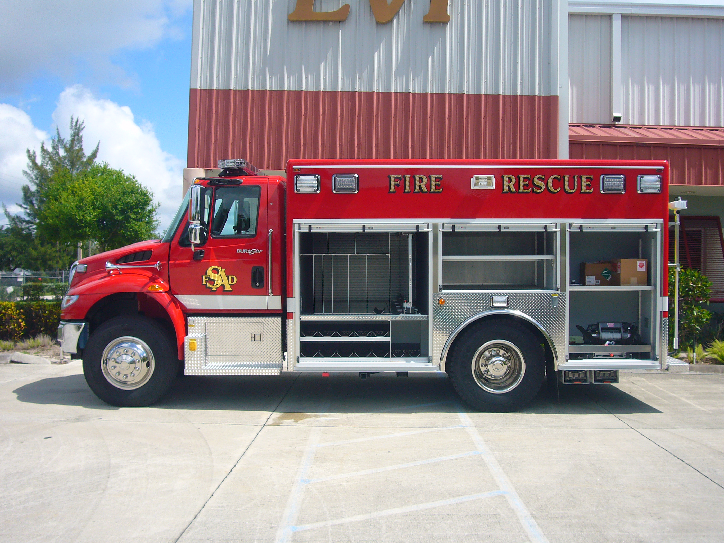 Walk Around Medium Rescue Fire Truck | St. Albans Fire Dept. | EVI