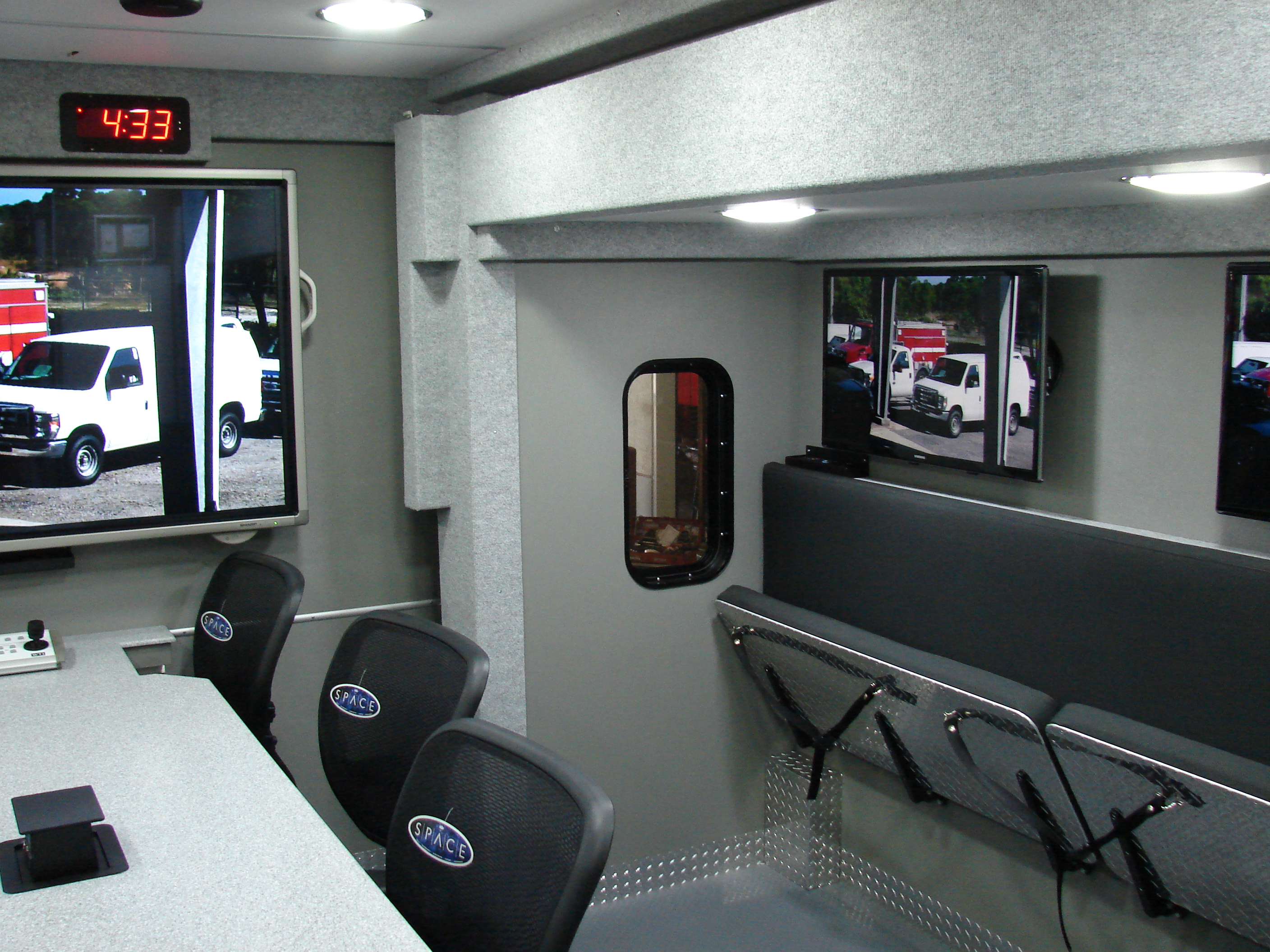 Custom Mobile Command Vehicle - Miami Bch PD | EVI