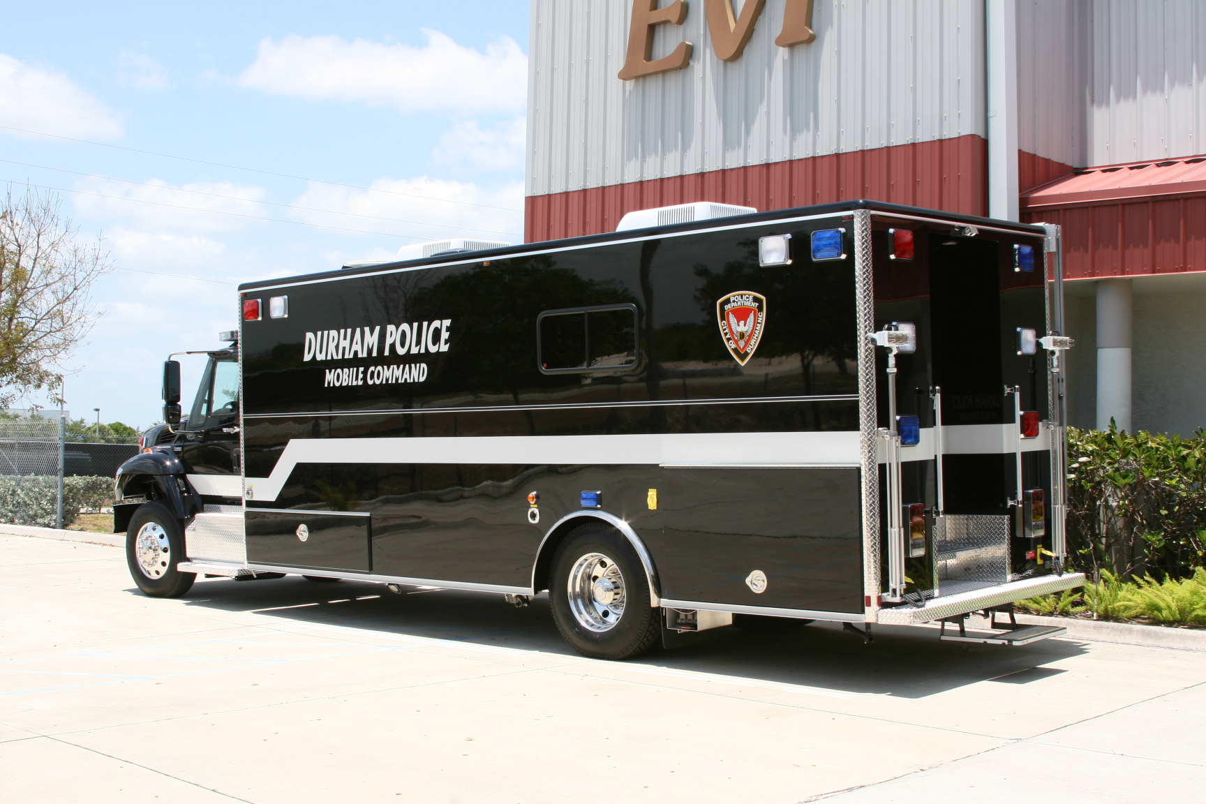 Mobile Command Vehicle - City of Durham Police Deprt.| EVI