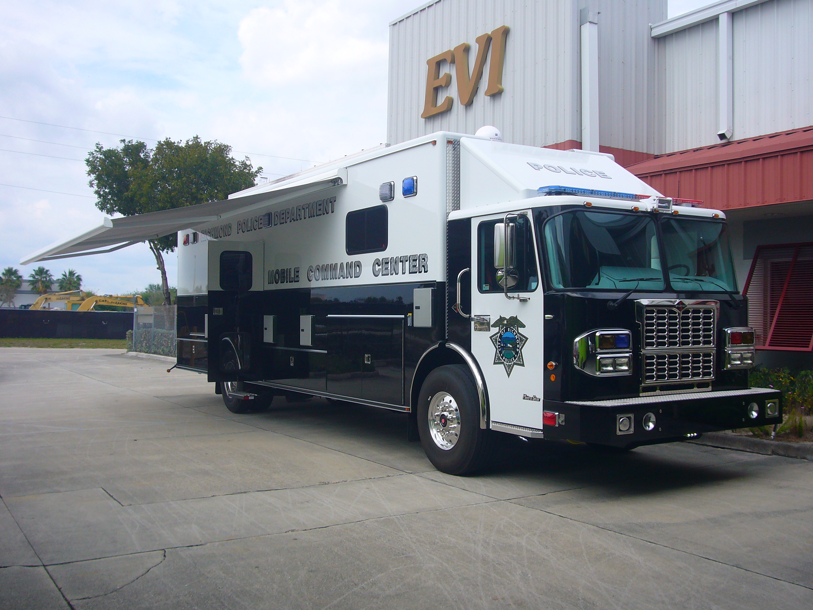 Mobile Command-Communication Truck - Richmond Police Department | EVI