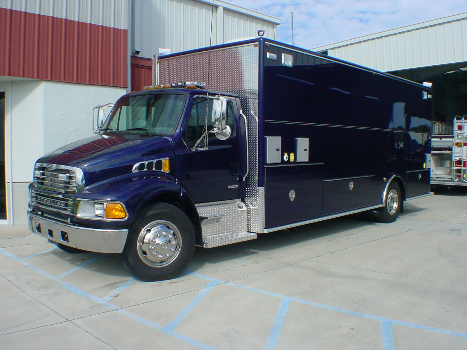 Tactical Command & Communications Vehicle - Tampa PD | EVI