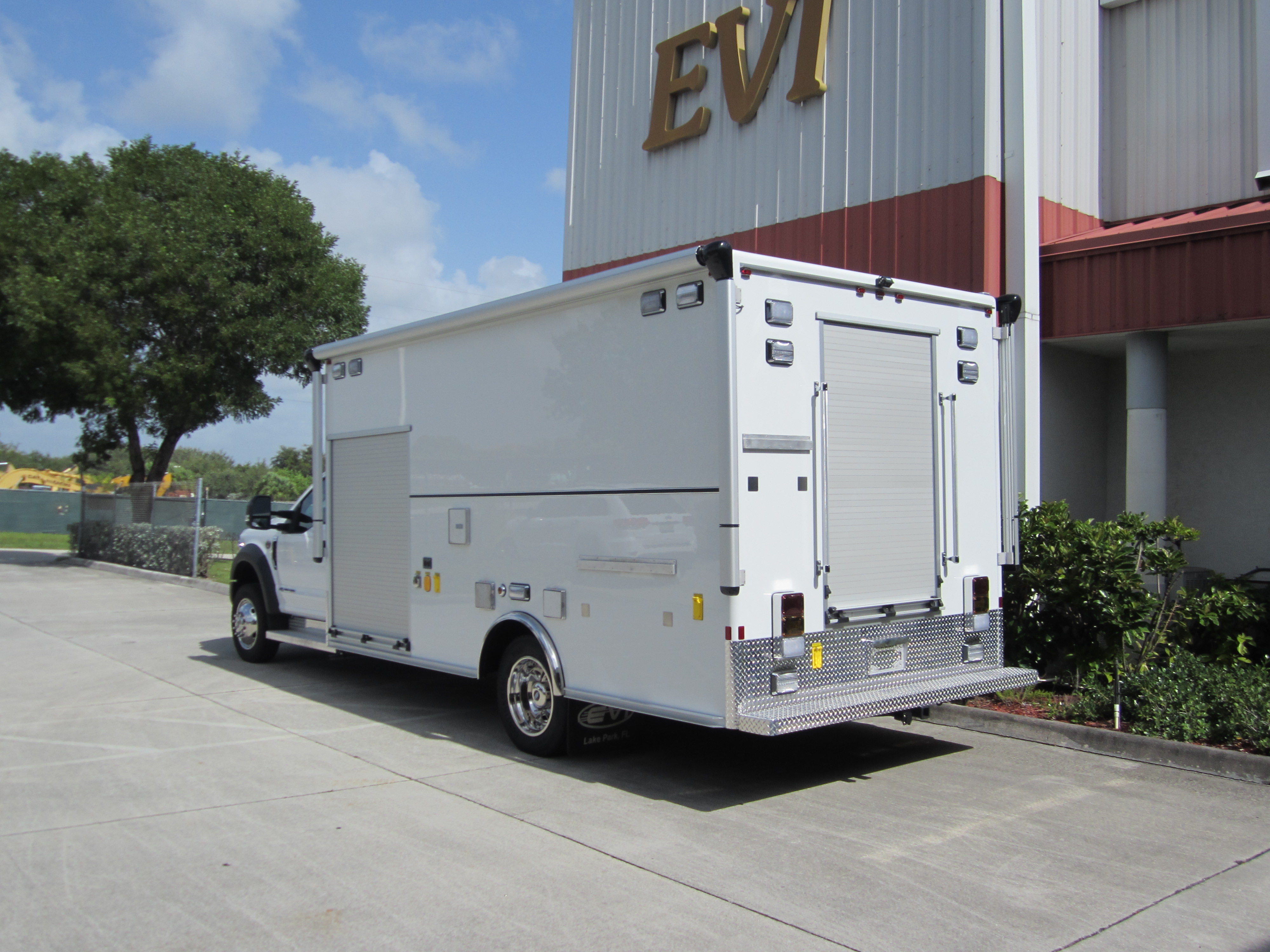 EOD Vehicles - Bomb Squad Units | EVI